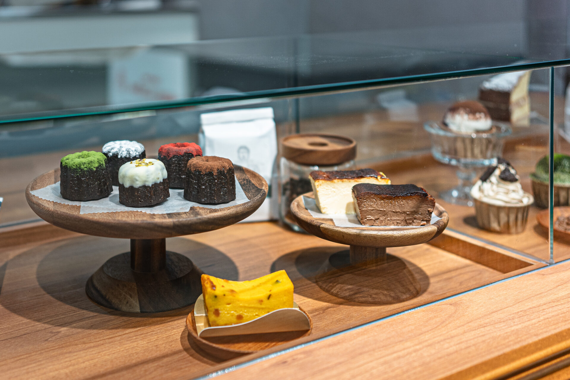 UNI COFFEE ROASTERY BON BON TERRACEMALL SHONAN UNI COFFEE ROASTERY